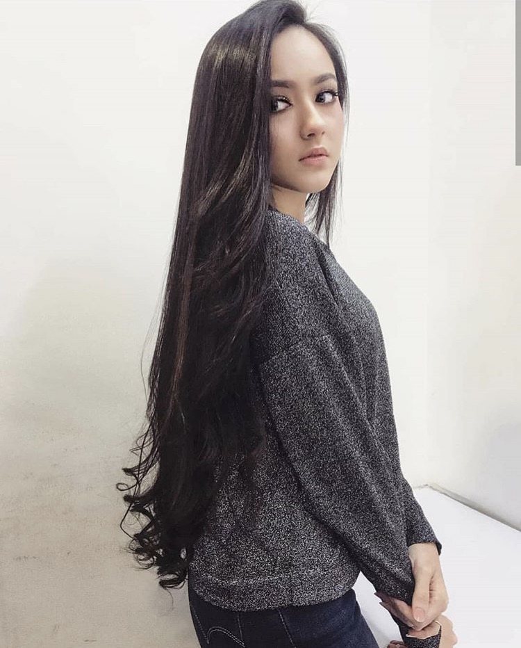5 Selebriti Malaysia Yang Mempunyai Rambut Panjang Paling Cantik Bak ...